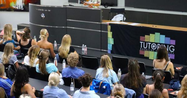 Rektors velkomsttale til nye studerende: "Viden er ikke bare noget man ...